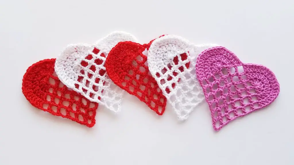 12 Free Valentine’s Day Crochet Patterns - HandmadebyRaine