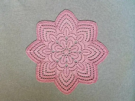 Pink rose doily - HandmadebyRaine