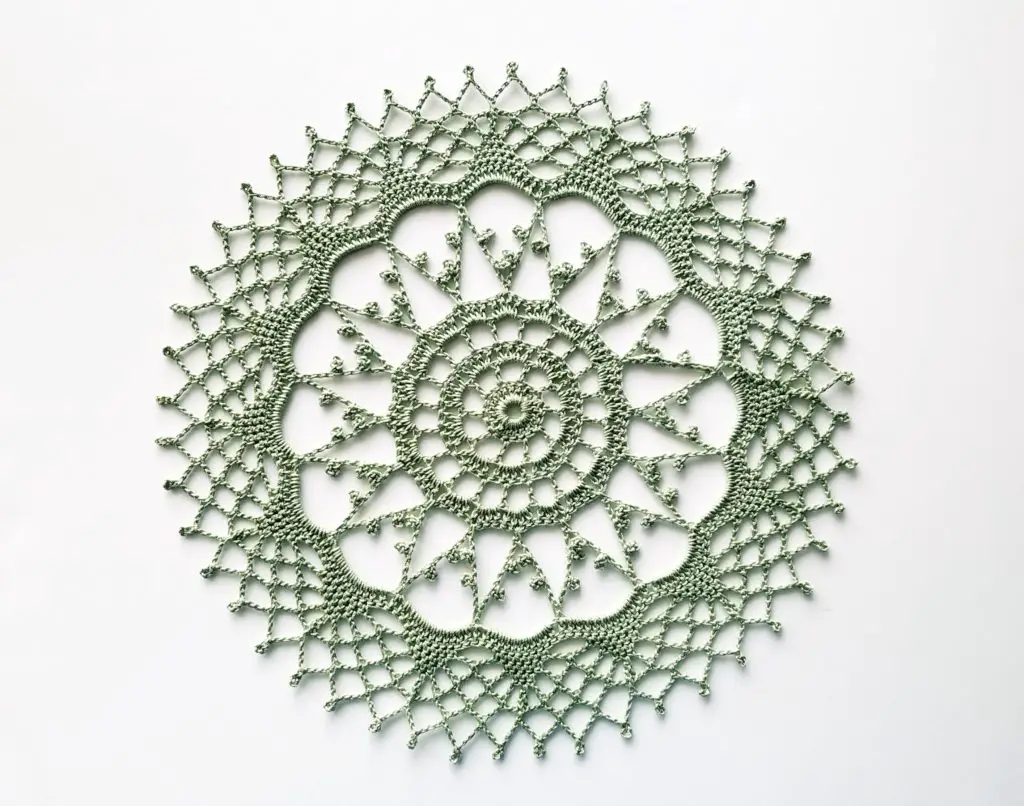 How to crochet Irish doily - HandmadebyRaine