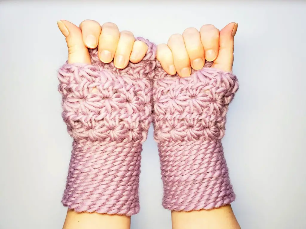 Star Stitch Fingerless Mittens - HandmadebyRaine