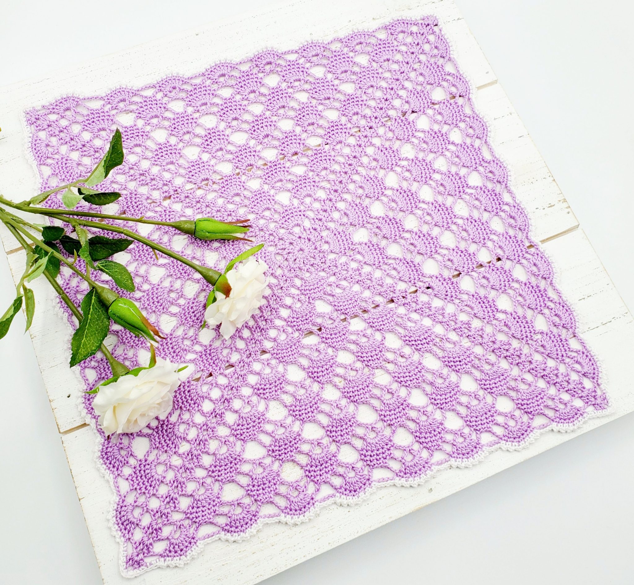 How to crochet square lace doily - HandmadebyRaine