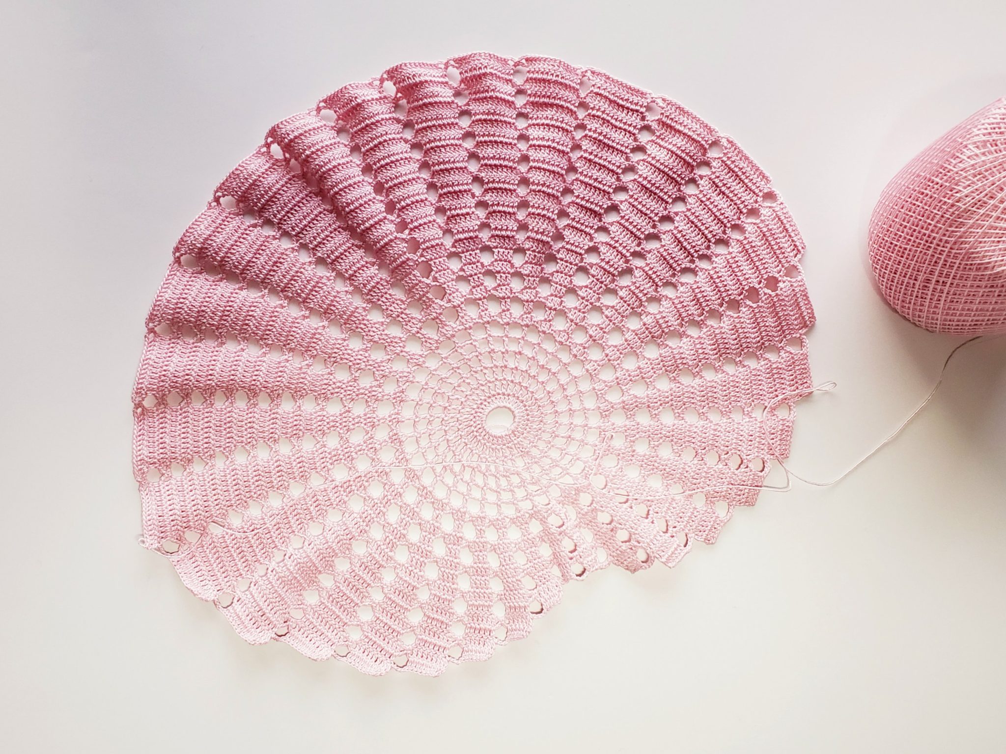 How to crochet seashell doily - HandmadebyRaine