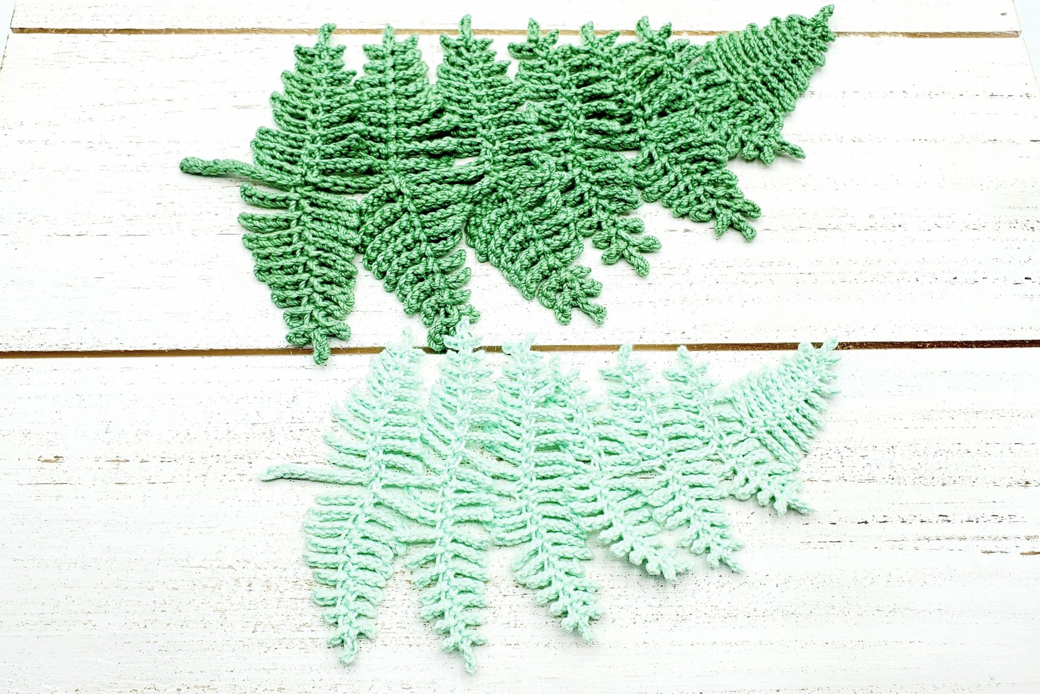How to crochet fern leaf - HandmadebyRaine