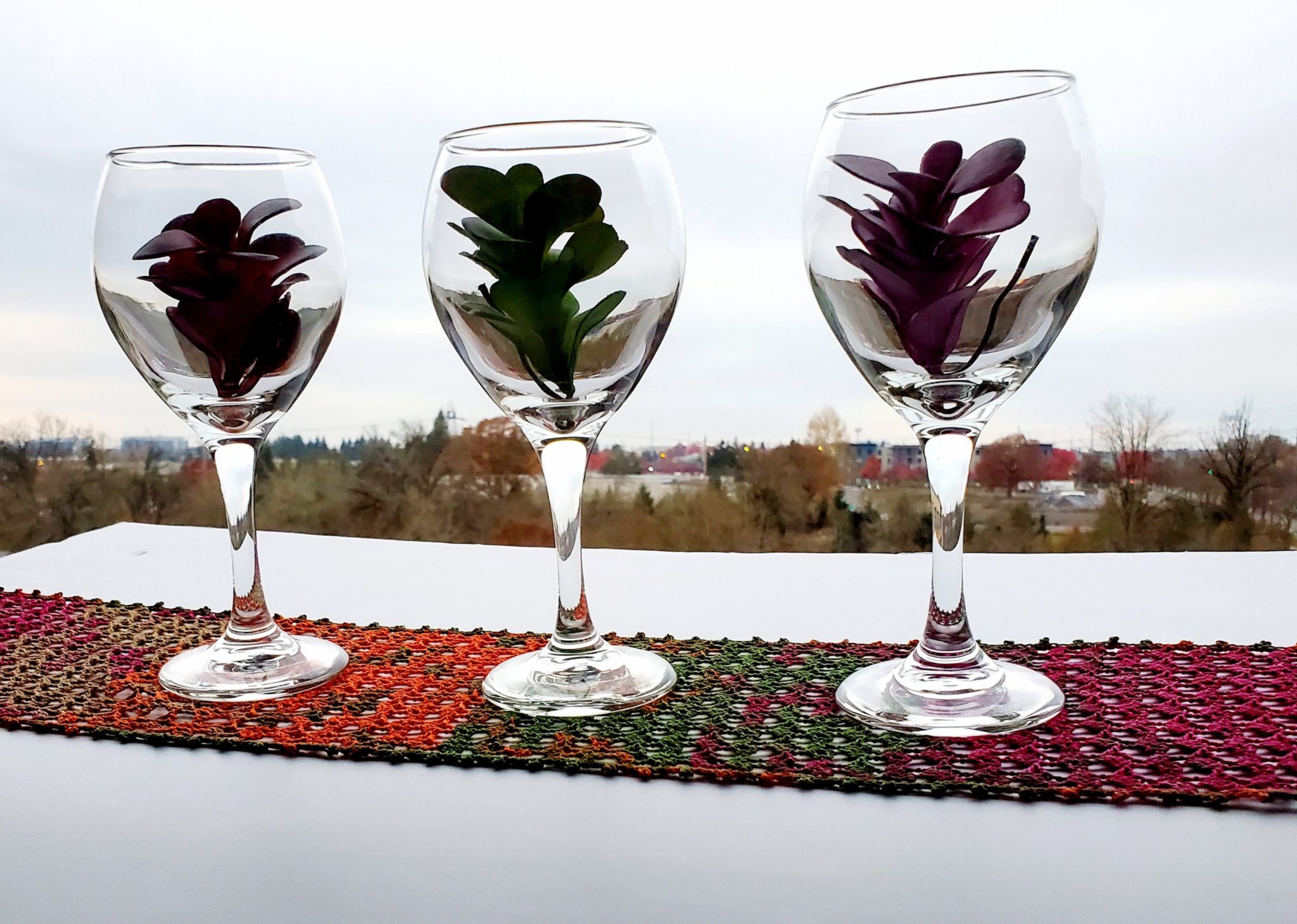 Leafy Table Runner - HandmadebyRaine