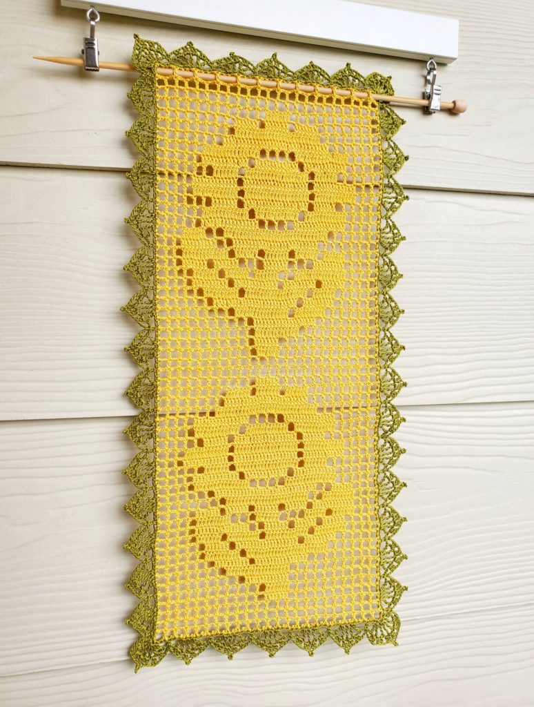 Sunflower Table Runner - HandmadebyRaine