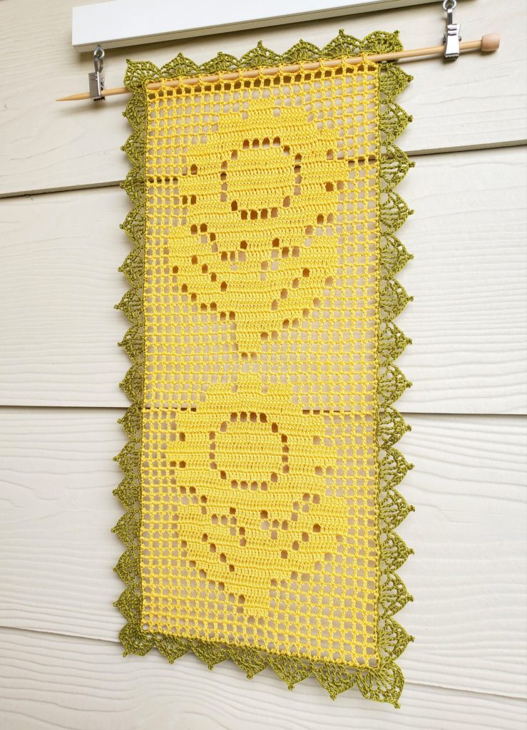 Sunflower Table Runner - HandmadebyRaine