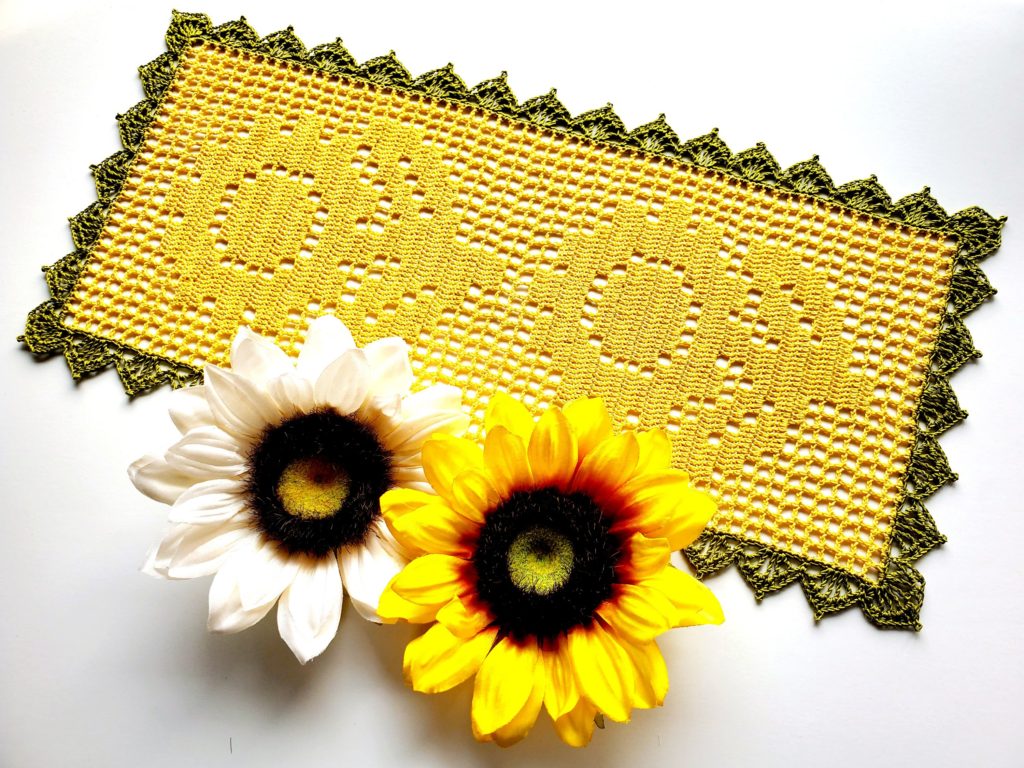 Sunflower Table Runner - HandmadebyRaine