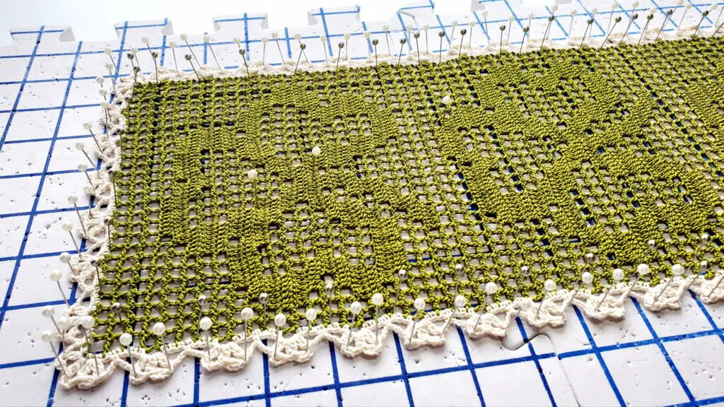 Shamrock Table Runner - HandmadebyRaine