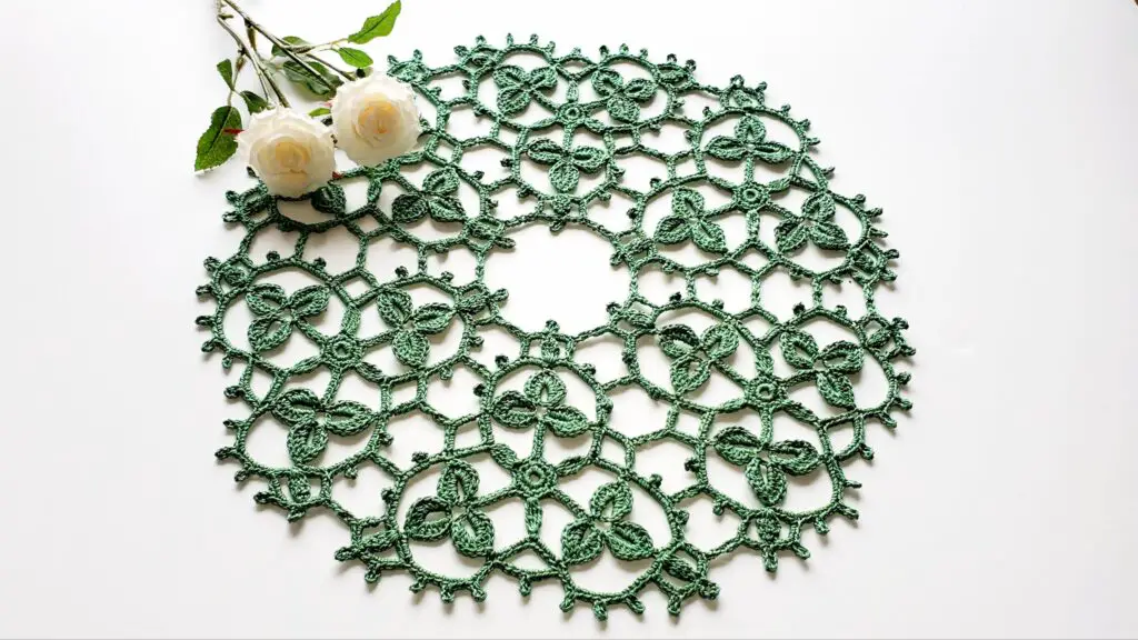 Clover Leaf Doily - HandmadebyRaine