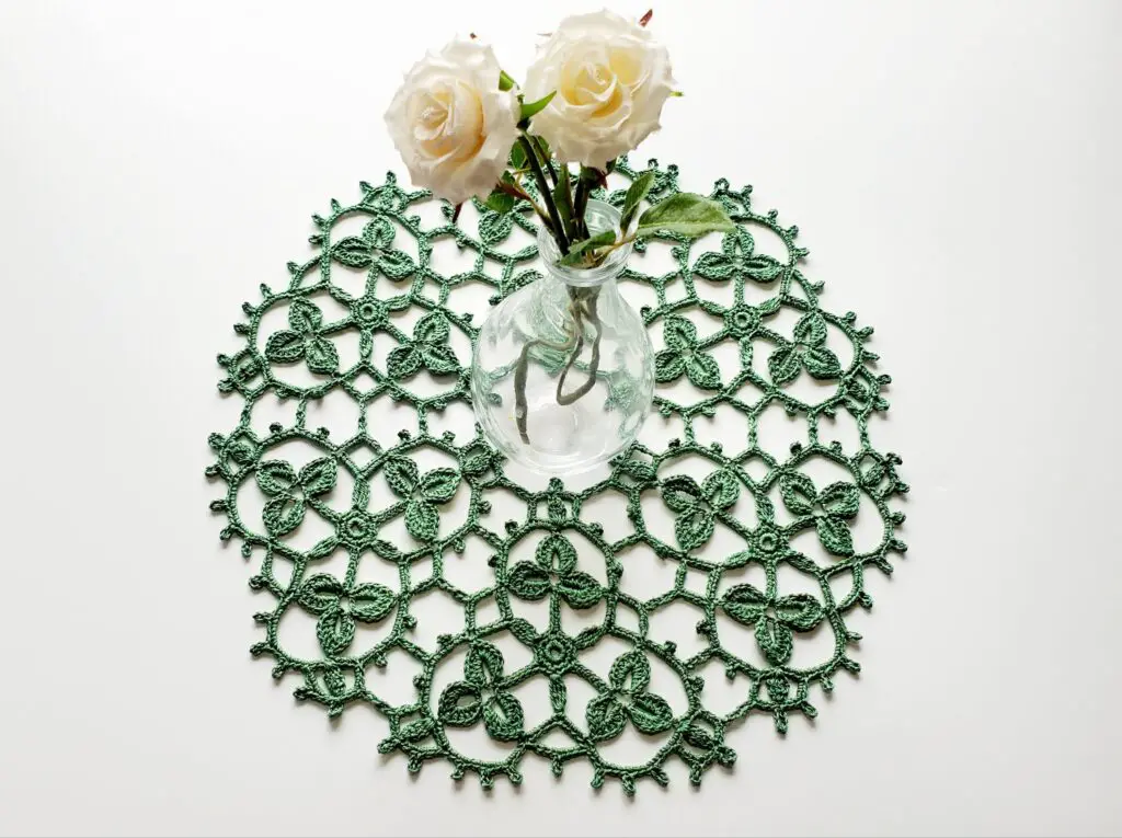 Clover Leaf Doily - HandmadebyRaine