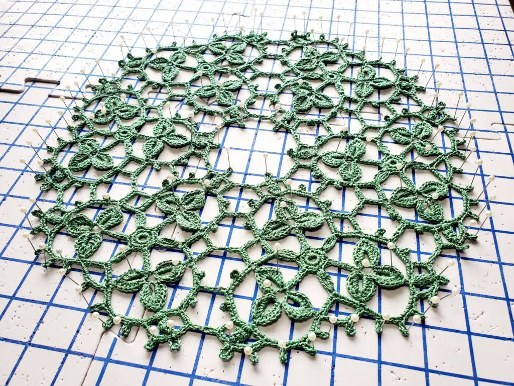 Clover Leaf Doily - HandmadebyRaine