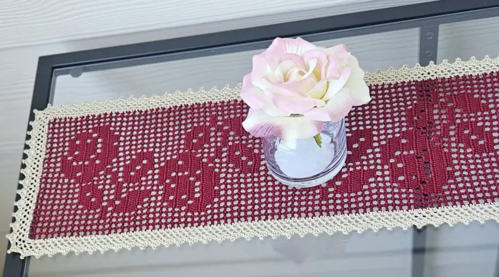 Rose Table Runner - HandmadebyRaine