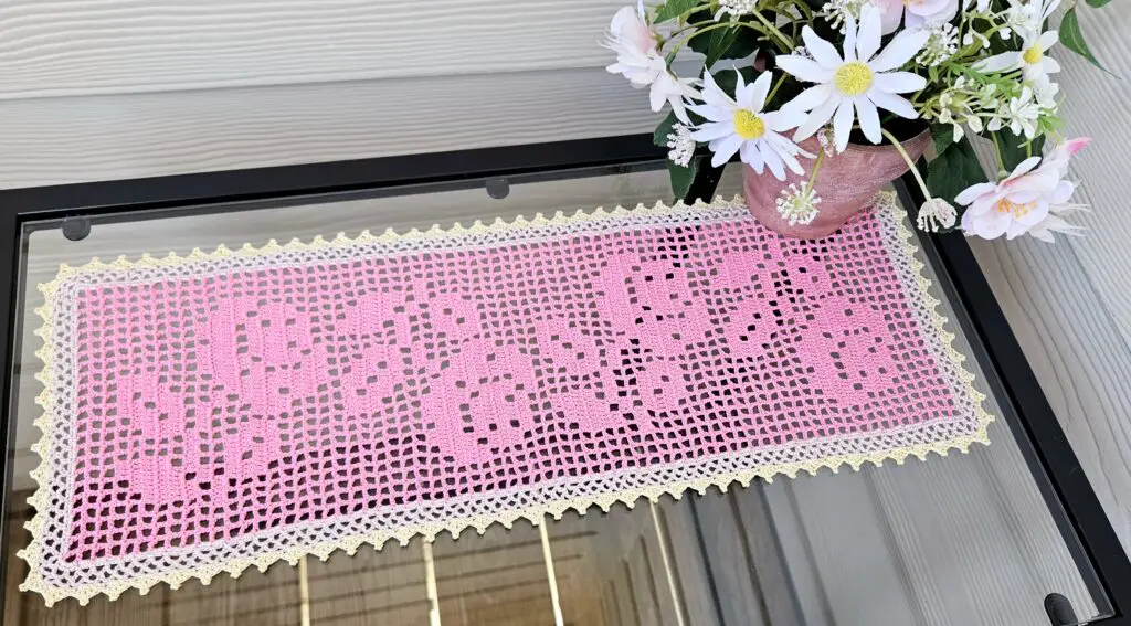 Rose Table Runner - HandmadebyRaine