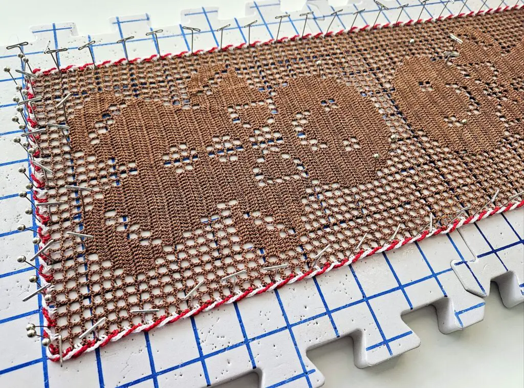 Gingerbread Man Table Runner - HandmadebyRaine