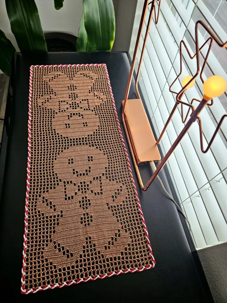 Gingerbread Man Table Runner - HandmadebyRaine