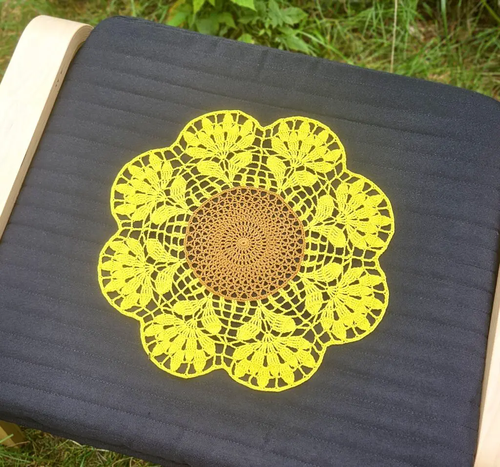 Sunflower Doily - HandmadebyRaine